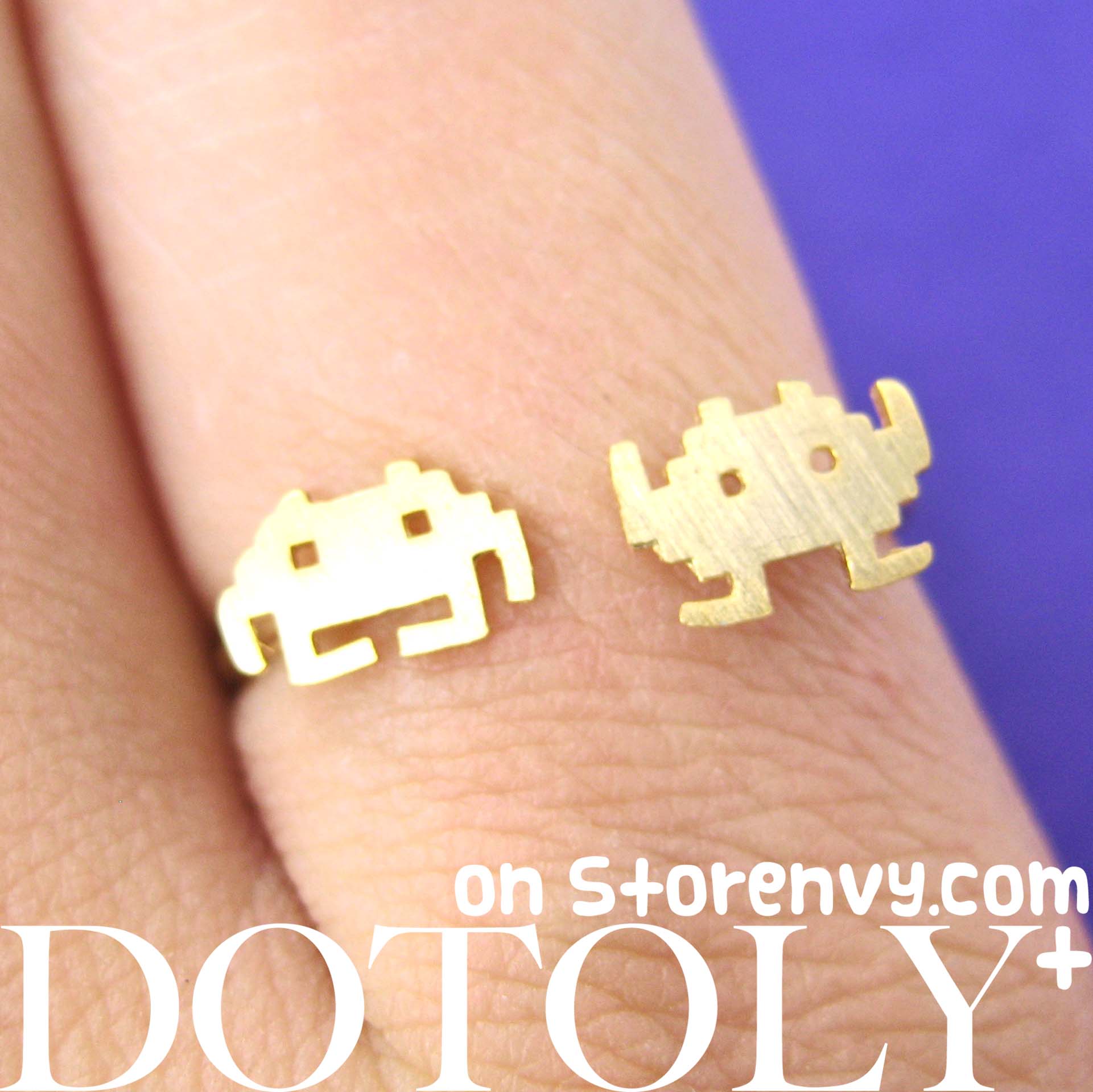 Atari Space Invaders Alien Pixel Adjustable Ring In Gold on Luulla